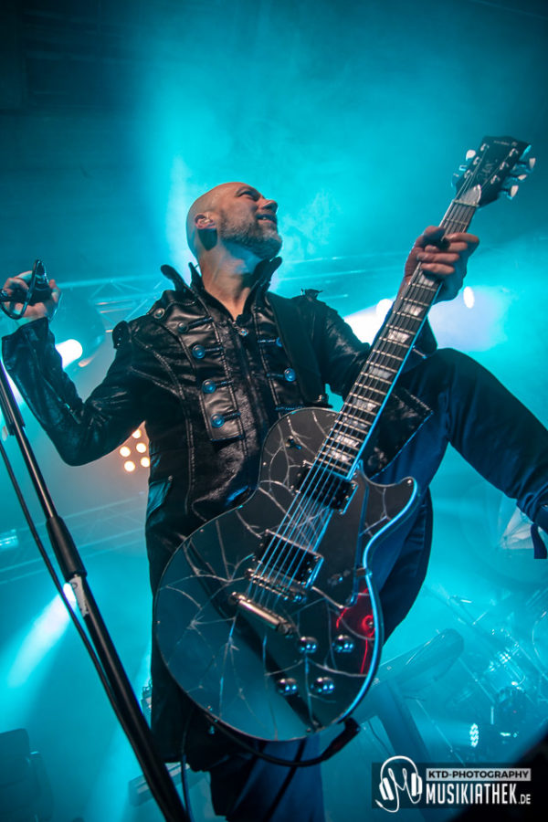 Live / Fotos: Oomph! auf "Ritual"-Tour (Support: Nervenbeisser) - Live ...