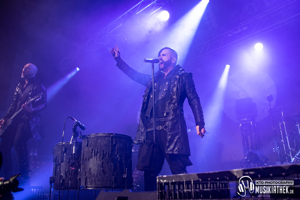Live / Fotos: Oomph! auf "Ritual"-Tour (Support: Nervenbeisser) - Live ...